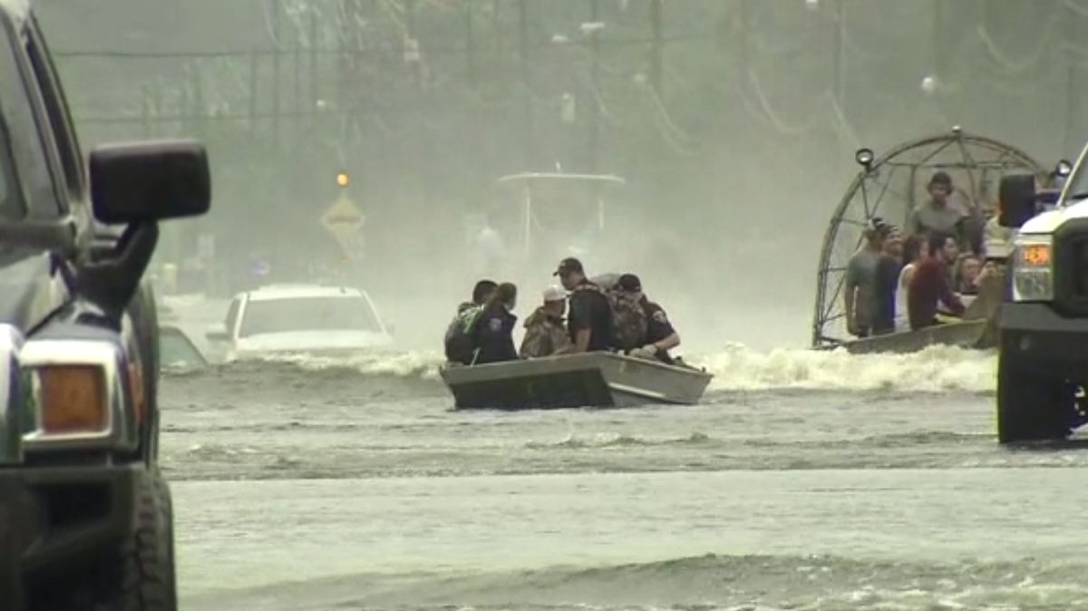 Report: Family of 6 believed to have drowned after van was swept away ...