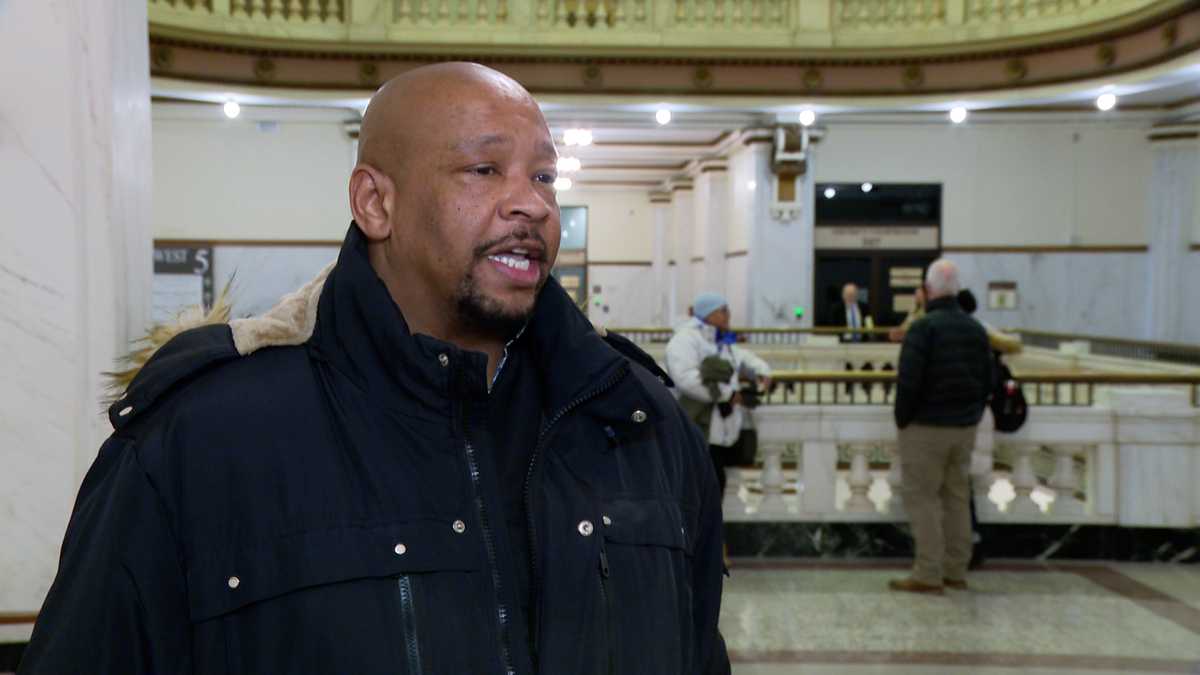 Omaha man sues Omaha Housing Authority