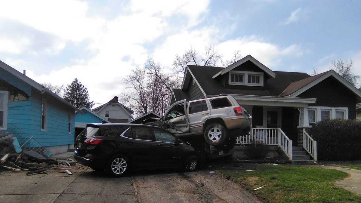 Car crashes into home, other cars in Butler County