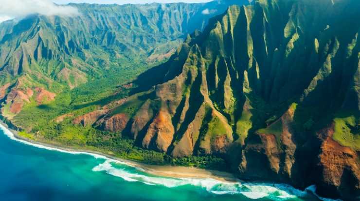 Hawaii files court challenge on new travel ban criteria