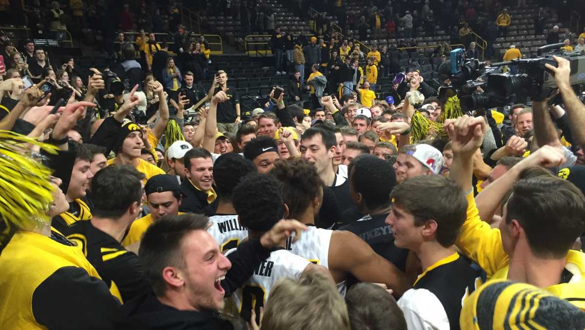 Hawkeyes stun Cyclones 78-64, keep bragging rights in Iowa City