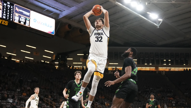Iowa basketball: Owen Freeman enters the transfer portal