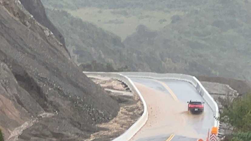 Highway 1 to stay closed near Regent’s Slide as debris spills onto Big ...