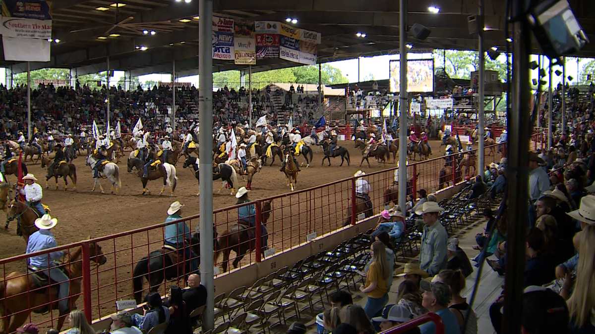 Old Fort Days Rodeo draws hundreds to Fort Smith