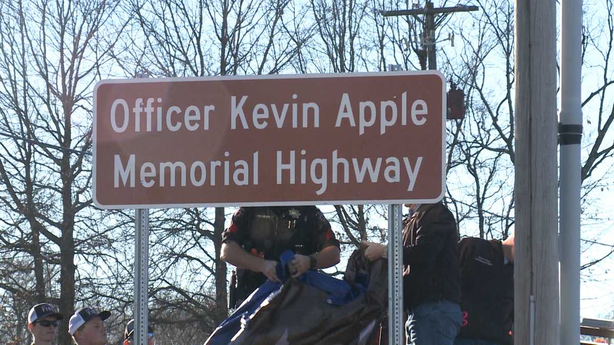 Officer Kevin Apple Memorial Highway unveiled in Pea Ridge