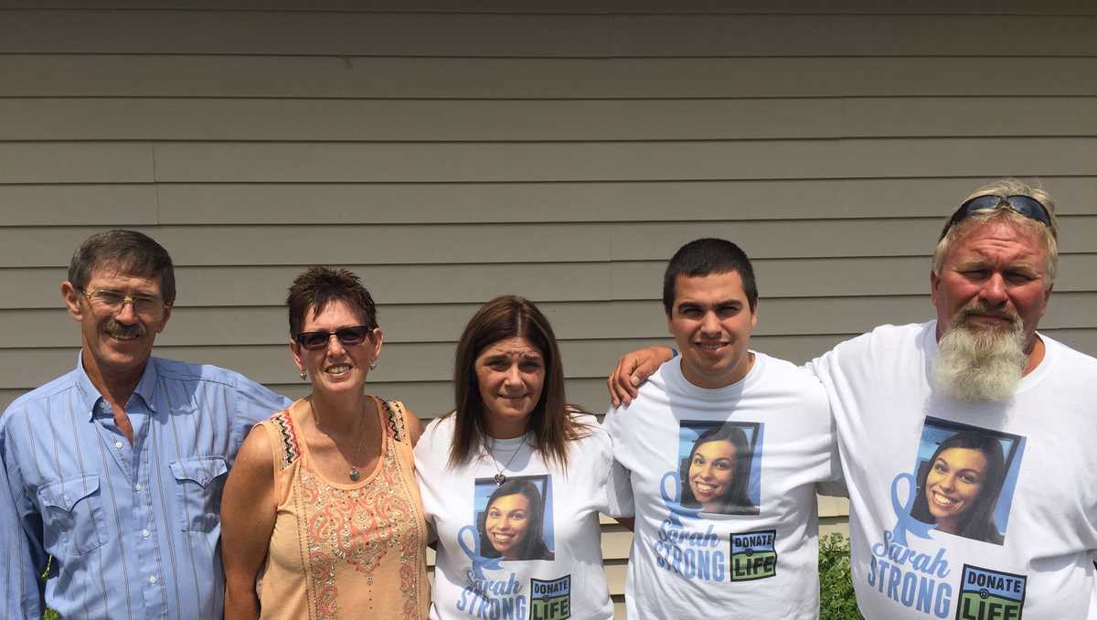 Family of Sarah Root listens the beating heart of their daughter ...