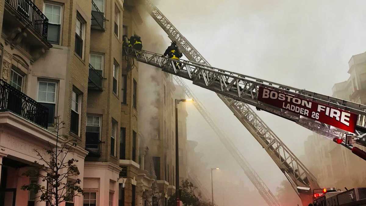 Heavy fire destroys apartment building near Northeastern University
