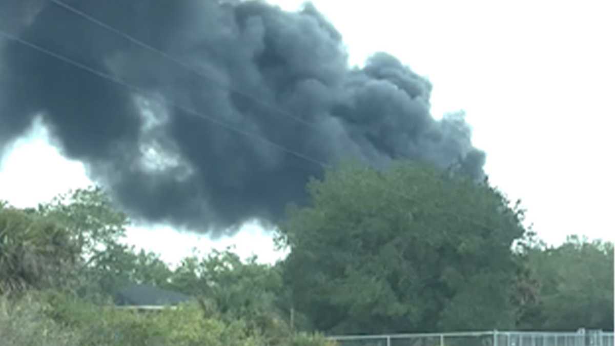 Brush fire forces evacuations, road closures in Hendry County neighborhood