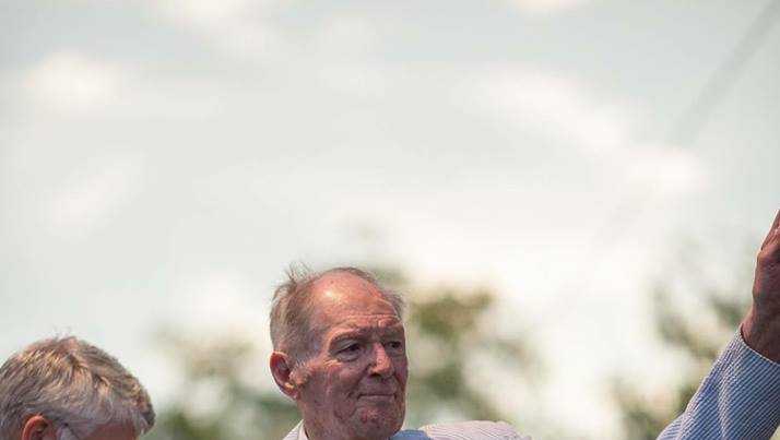 Longtime Beaufort City mayor Henry Chambers dies at 89