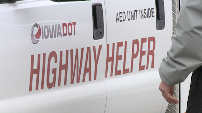 'Maybe you didn't really have to be out,' Iowa braces for winter storm