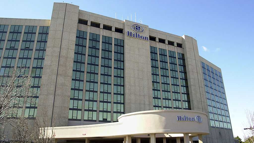 Hotels offer free or discounted rooms to medical workers around the world