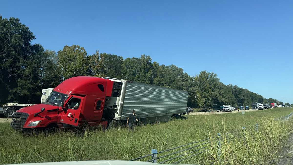 Authorities respond to deadly crash on I-20