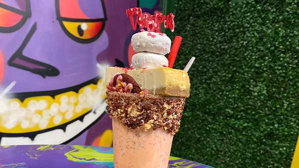 This hip-hop themed bakery in Louisville is also a selfie experience