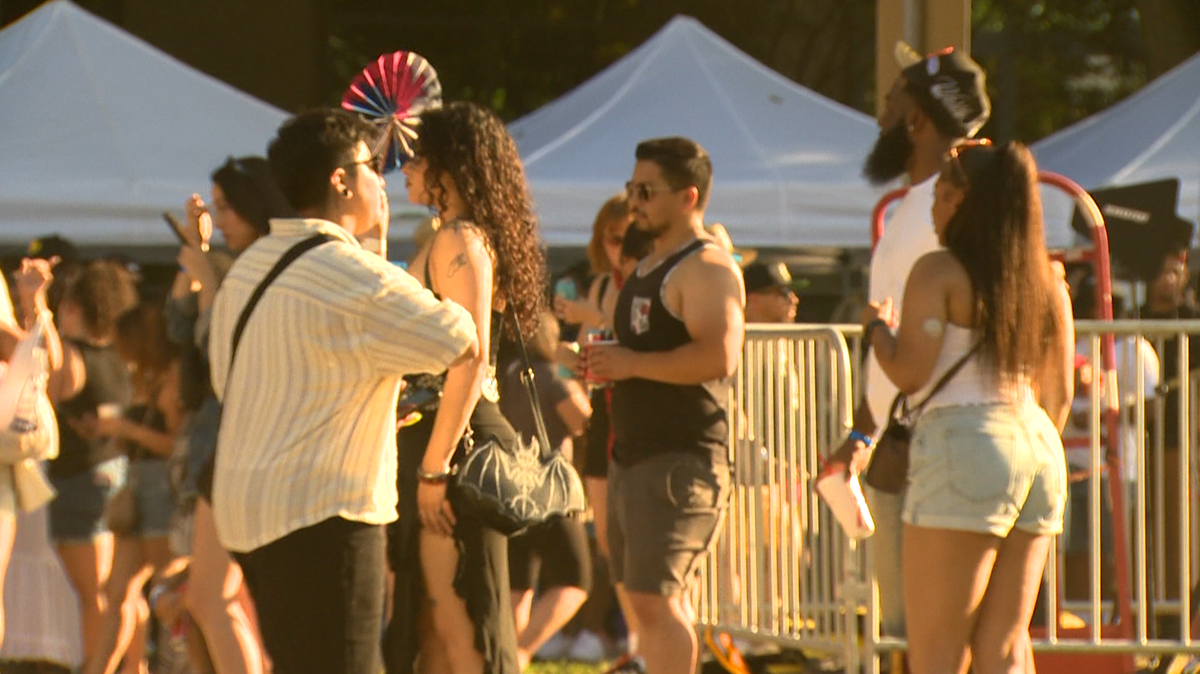 “The heat is not stopping us”: Despite heat, thousands attend big ...