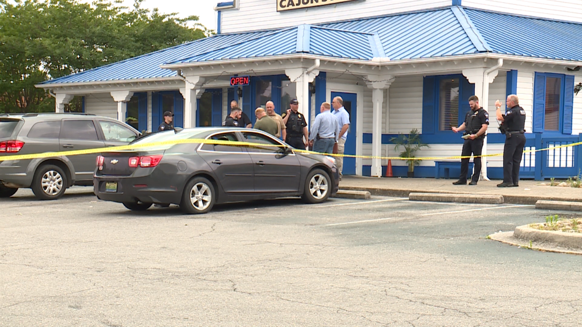 Shooting at Homewood restaurant leaves 1 dead, 2 in police custody