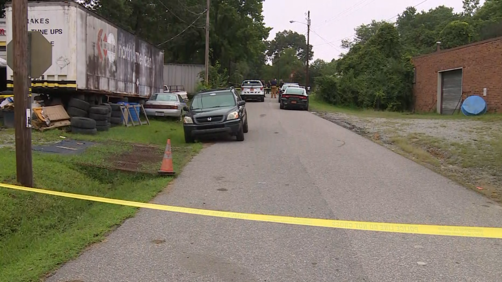 Police search for suspect after deadly shooting in High Point