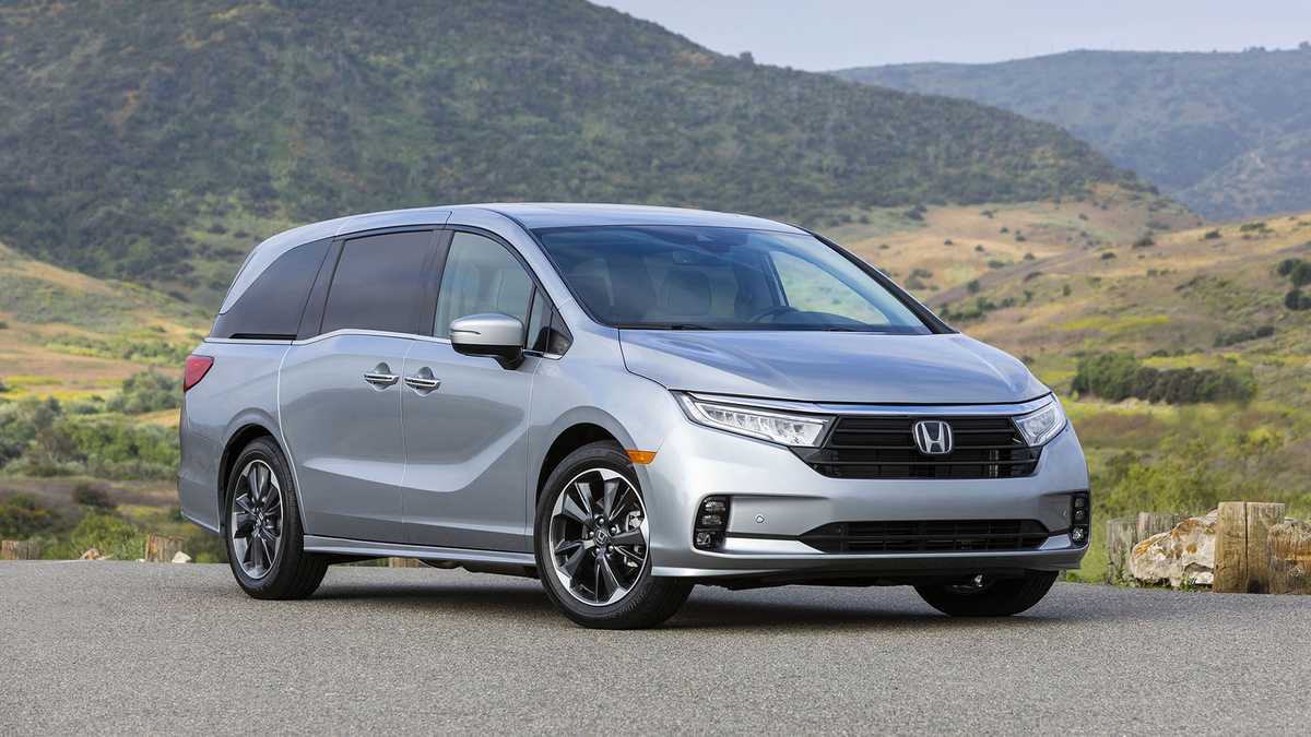 Minivans are making a huge comeback. Here's why