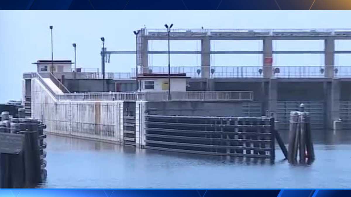 Army Corps of Engineers updates progress on Herbert Hoover Dike