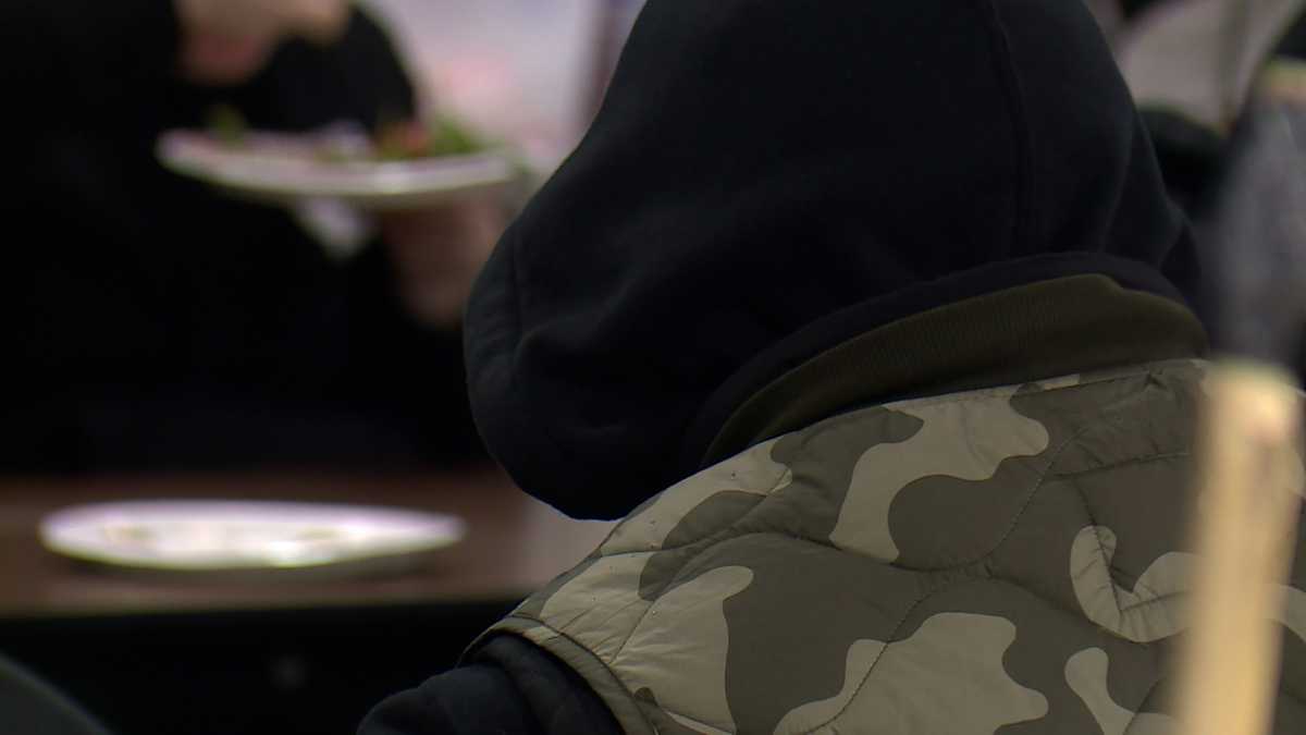 Local homeless shelter extends hours to account for cold weather