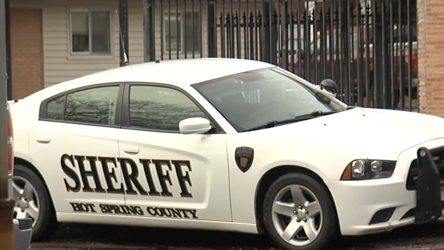 Two Arkansas deputies arrested, jail administrator resigns