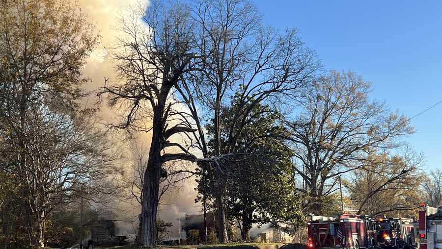 Fire breaks out at abandoned home in Jackson