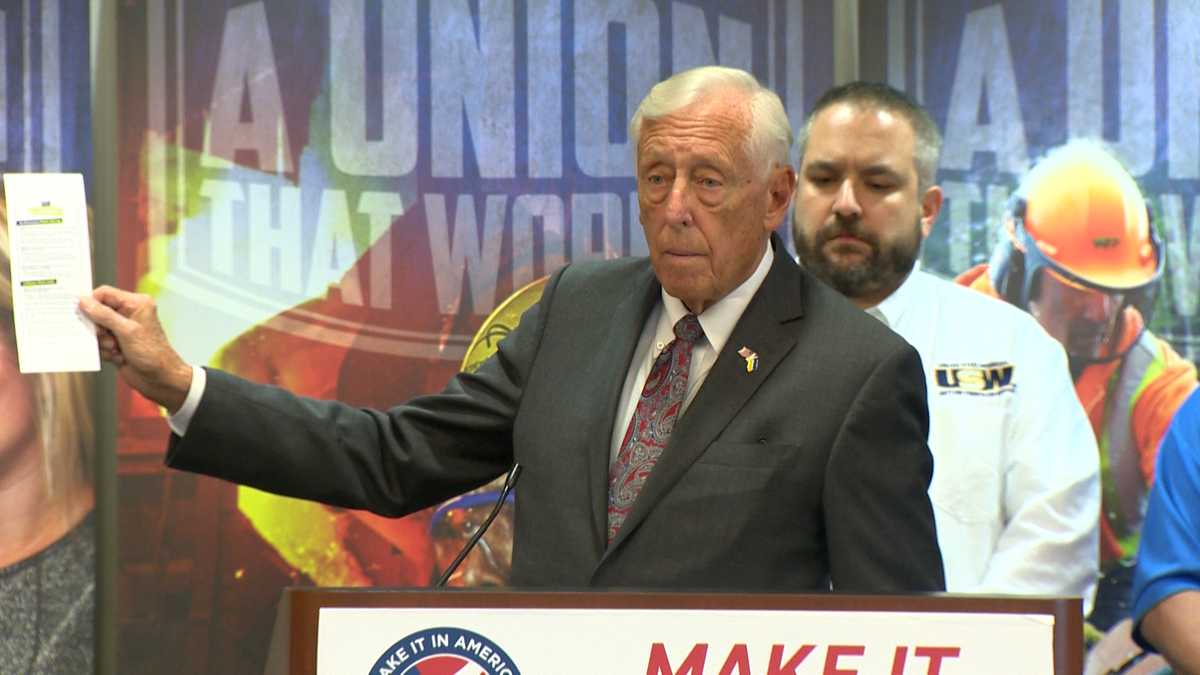 Democratic House Leader, Steny Hoyer, visits Pittsburgh