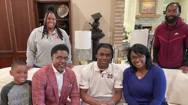 Hear from the MS high school all-time scorer on his decision to commit ...