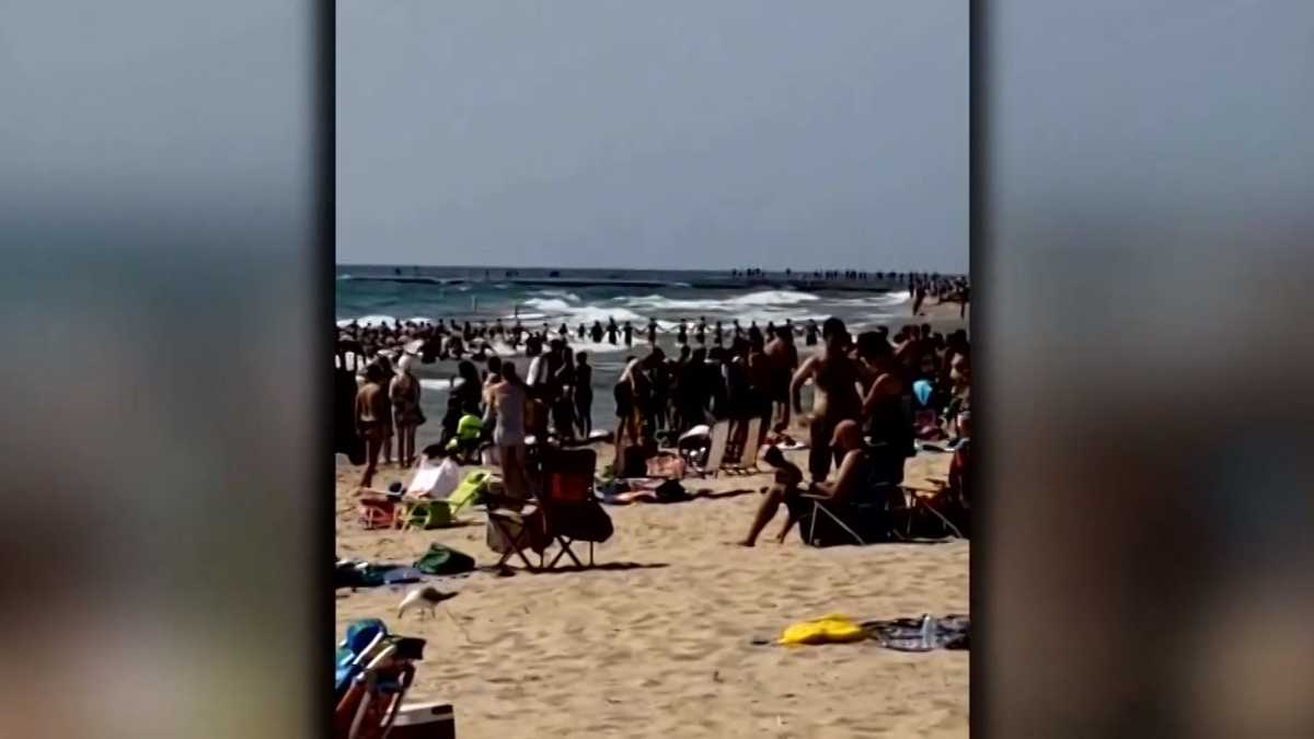 Despite human chain effort, 2 drown in bad wave conditions on Lake Michigan