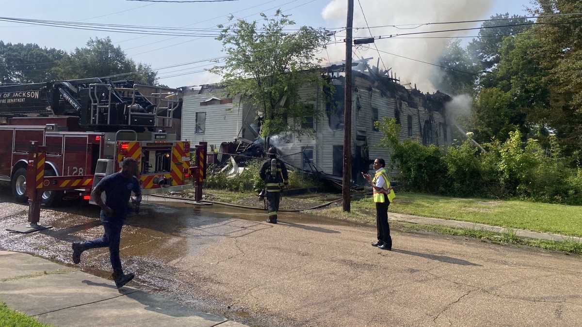 Fire breaks out on Hunt Street in Jackson