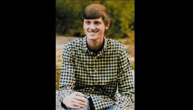 Students gather to remember 3 classmates killed in crash