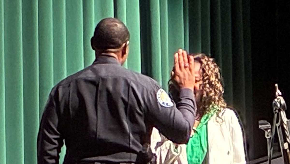 Darrell Hunter officially sworn in as Delray Beach police chief