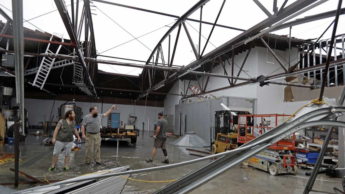 Photos: Hurricane Florence leaves damage, destruction as it moves ...