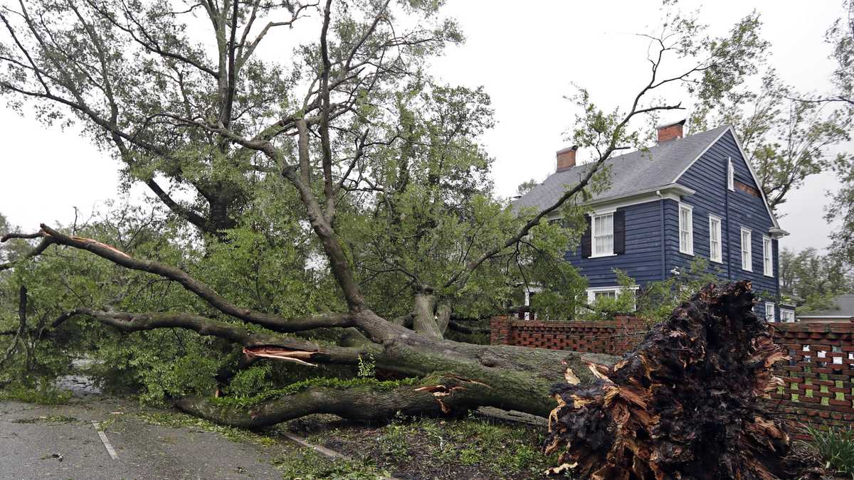 Photos: Hurricane Florence leaves damage, destruction as it moves ...