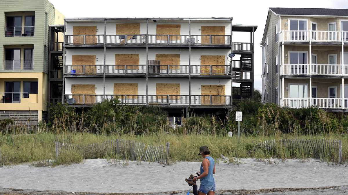 Photos: Hurricane Florence leaves damage, destruction as it moves ...