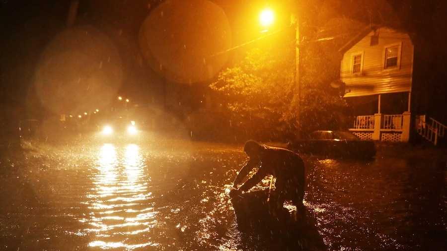 Photos: Hurricane Florence leaves damage, destruction as it moves ...