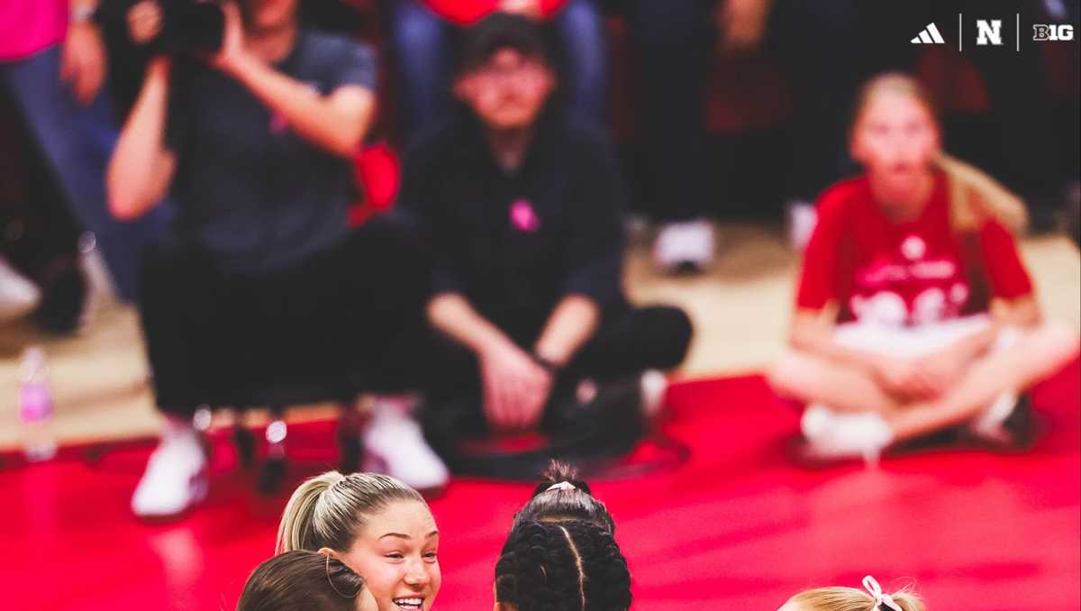 Nebraska volleyball sweeps Northwestern