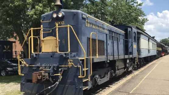 See incredible fall foliage on Ohio's Hocking Valley Scenic Railway