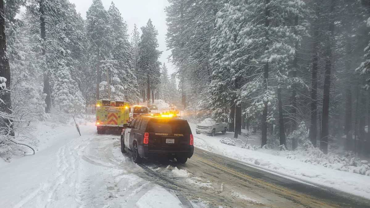 Highway 88 closed, 4 injured in Pioneer crash
