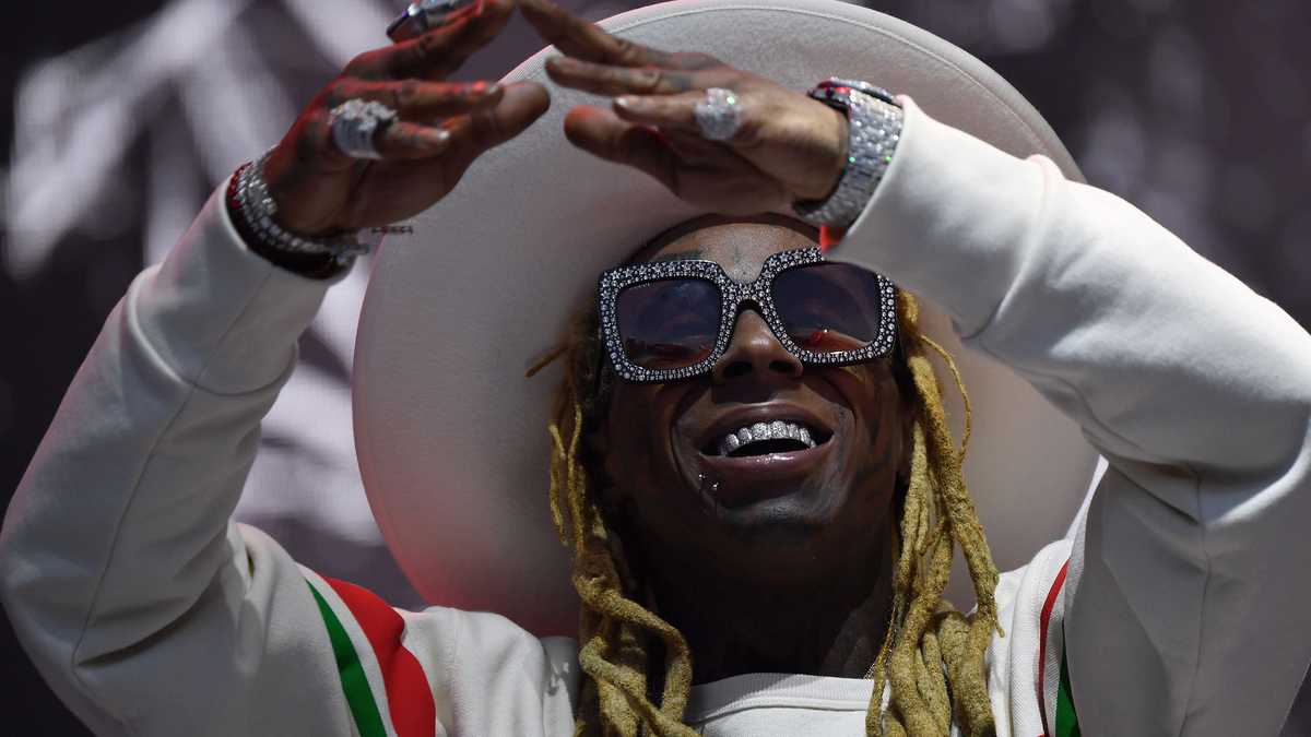 Rapper Lil Wayne Pleads Guilty To Federal Gun Charge Faces Up To 10