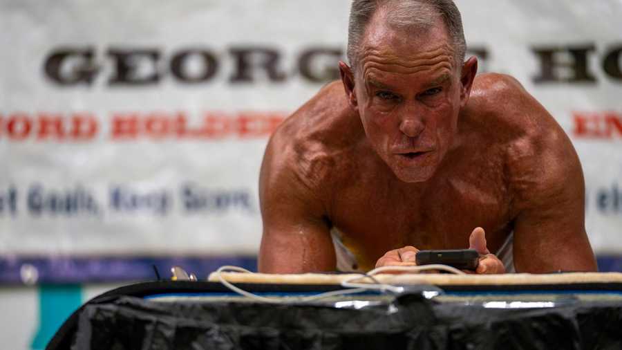 62 Year Old Marine Veteran Sets Guinness World Record By Holding Plank