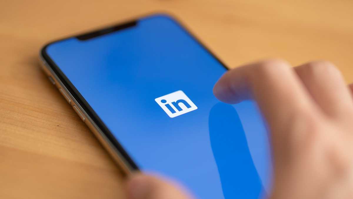 LinkedIn is shutting down its China platform
