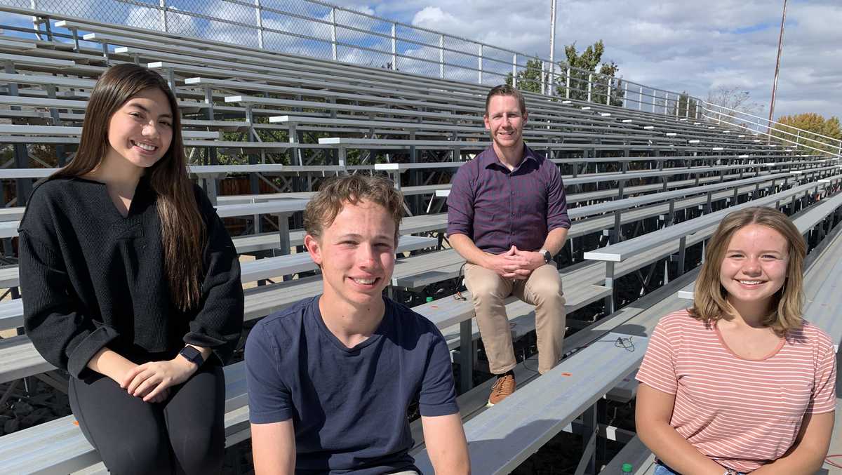 Students are fed up with raging adults at school board meetings