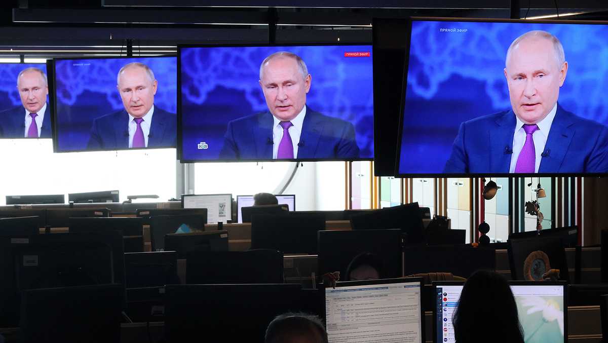 Journalists from Russia's last independent news network are fleeing the ...