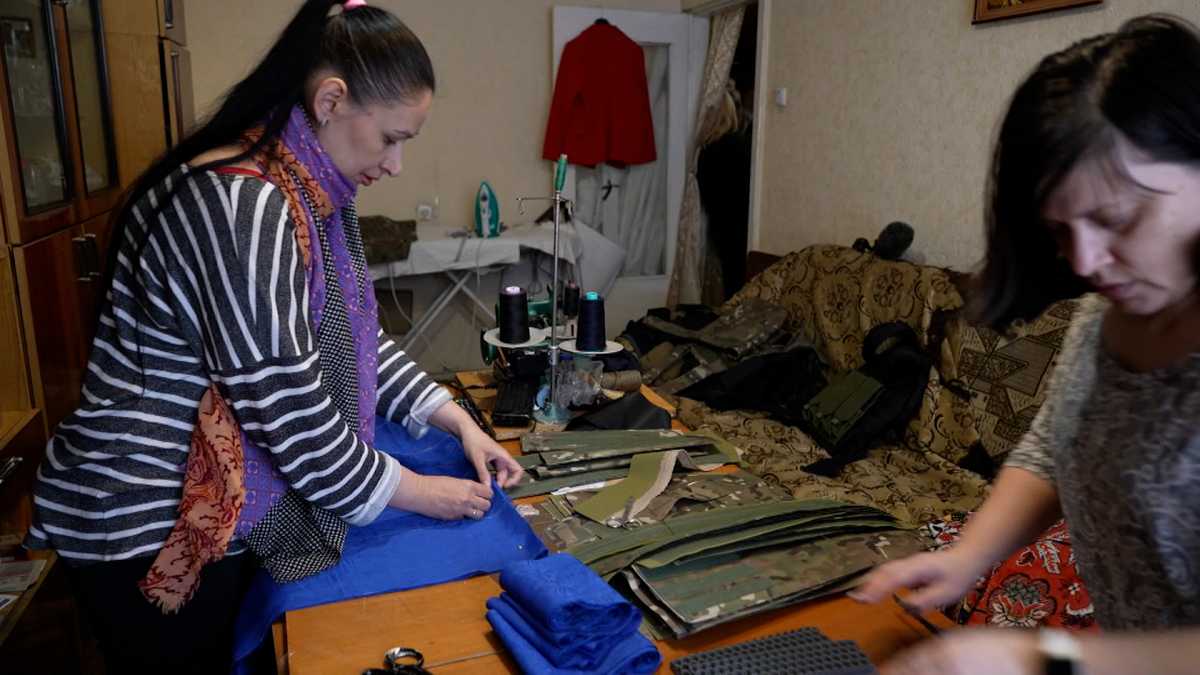 Ukrainians are making body armor to send to their troops