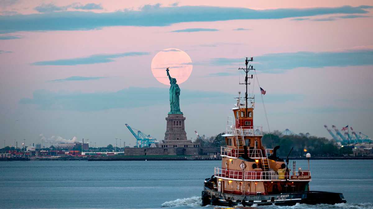 This is when you can see the 'flower' supermoon