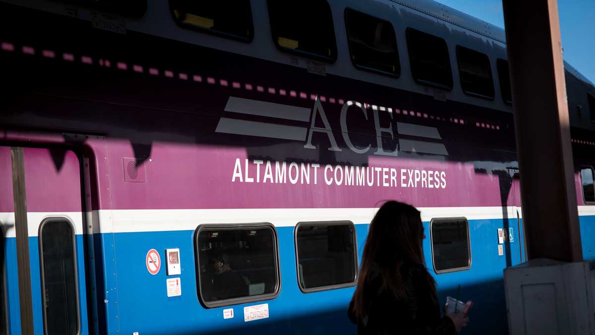 Here's how the freight rail strike will impact commuters