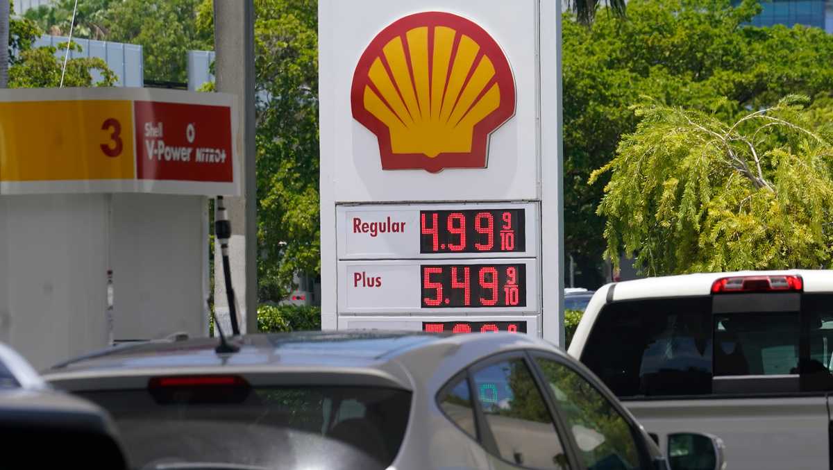Average US gas price dips below $5 a gallon