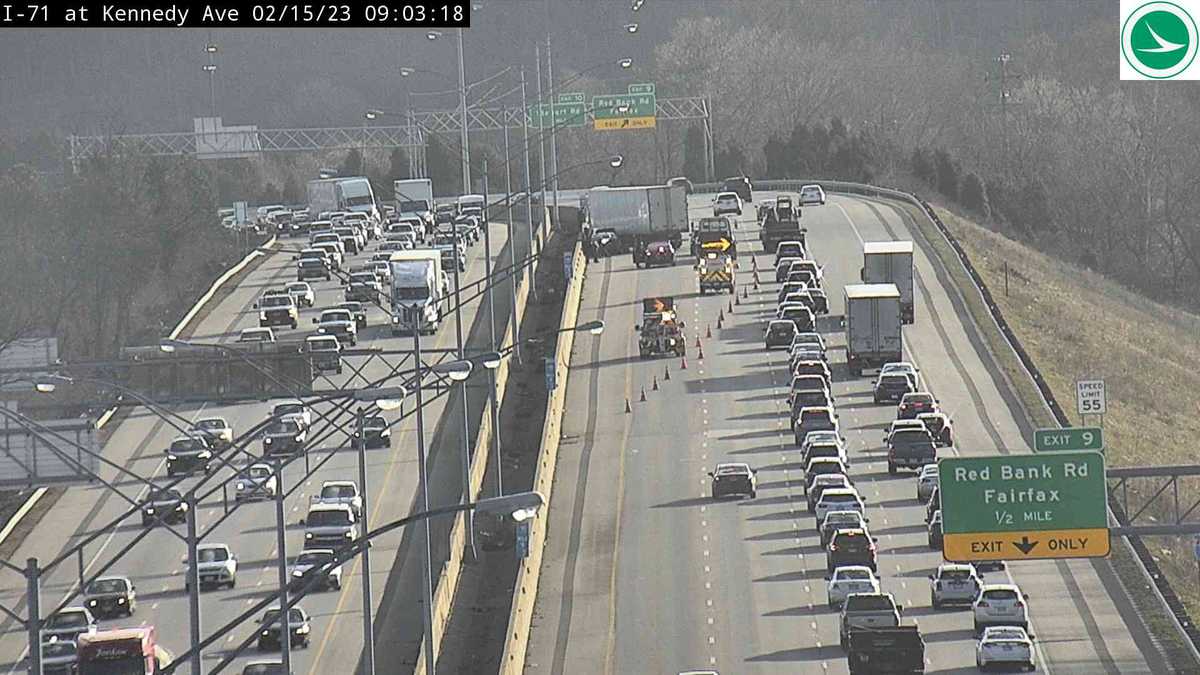 Crews respond to crash, I-71S near Kennedy Heights, lanes blocked