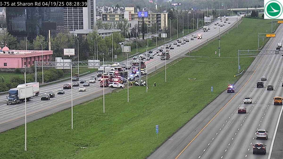 Severe crash causes lanes to shut down on I-75 southbound in Sharonville