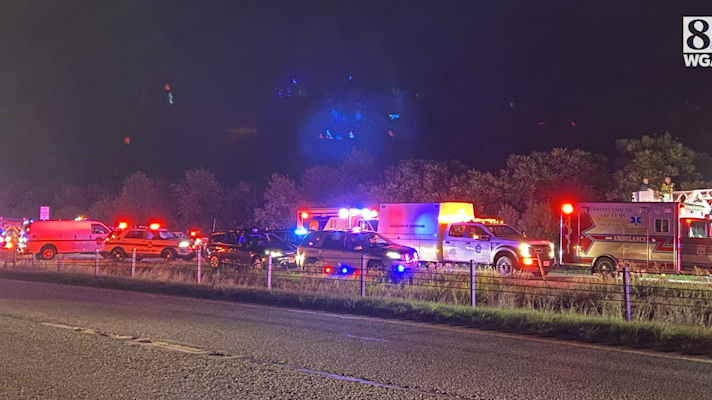 5 killed when RV blows tire, crashes head-on into tractor-trailer in ...